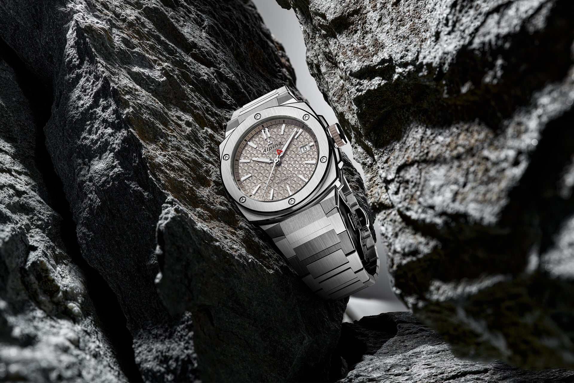 Buy the Best Alpina Outdoor Watches Online – Alpina Watches